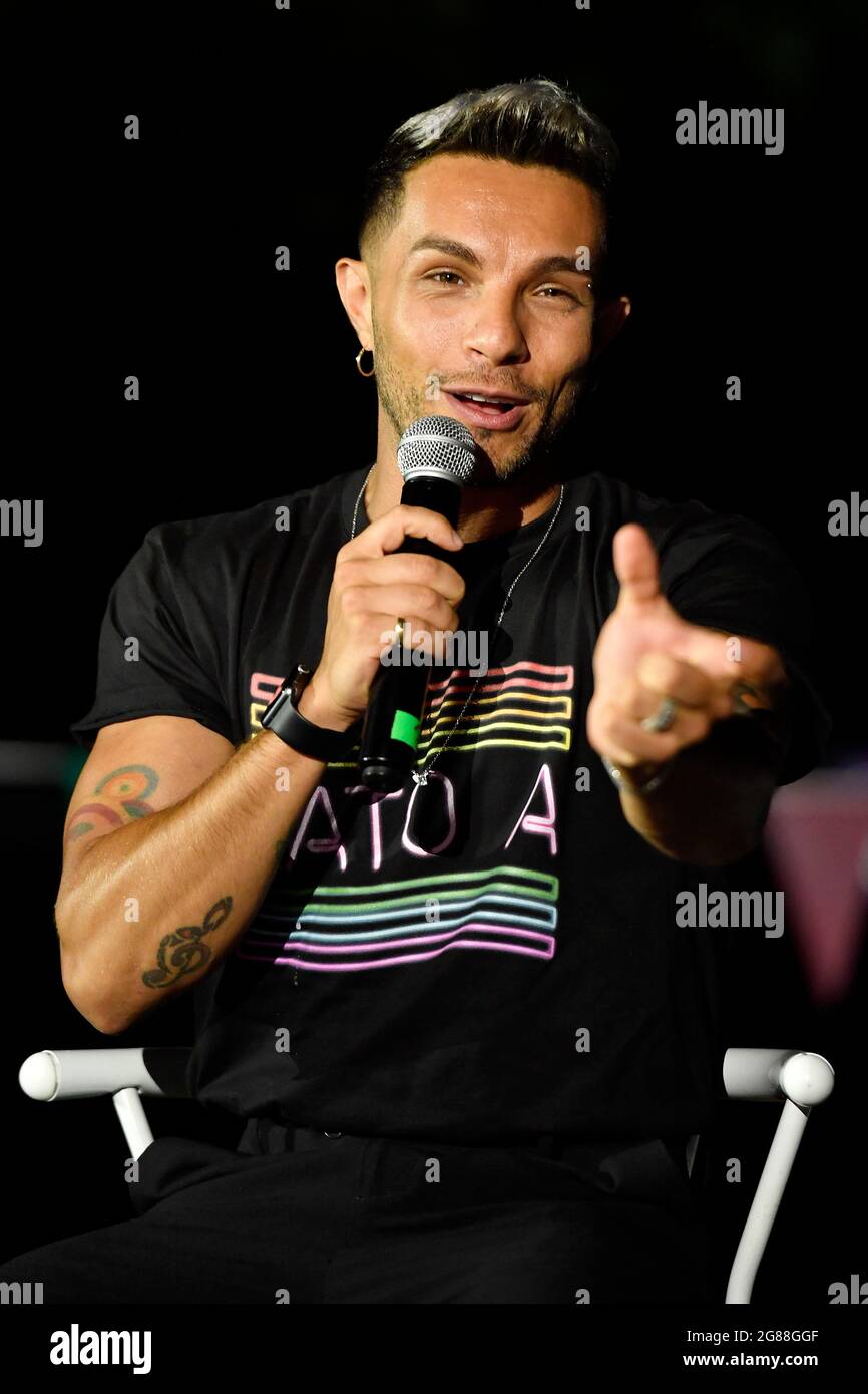 Carta movimento hi-res stock photography and images - Alamy