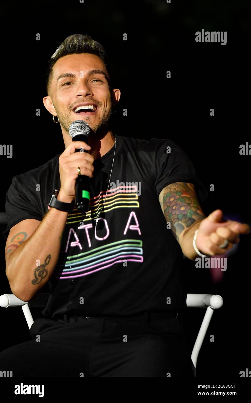 Carta movimento hi-res stock photography and images - Alamy