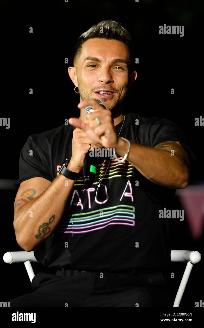 Carta movimento hi-res stock photography and images - Alamy