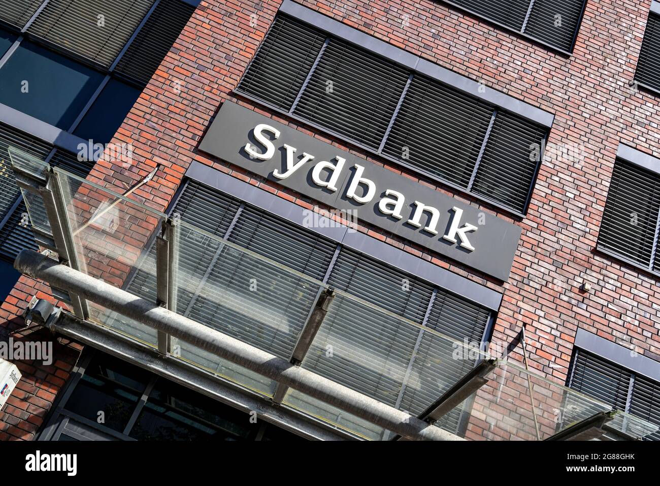 Sydbank logo at branch in Kiel, Germany Stock Photo - Alamy
