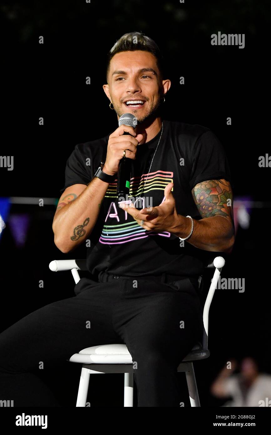 Carta movimento hi-res stock photography and images - Alamy