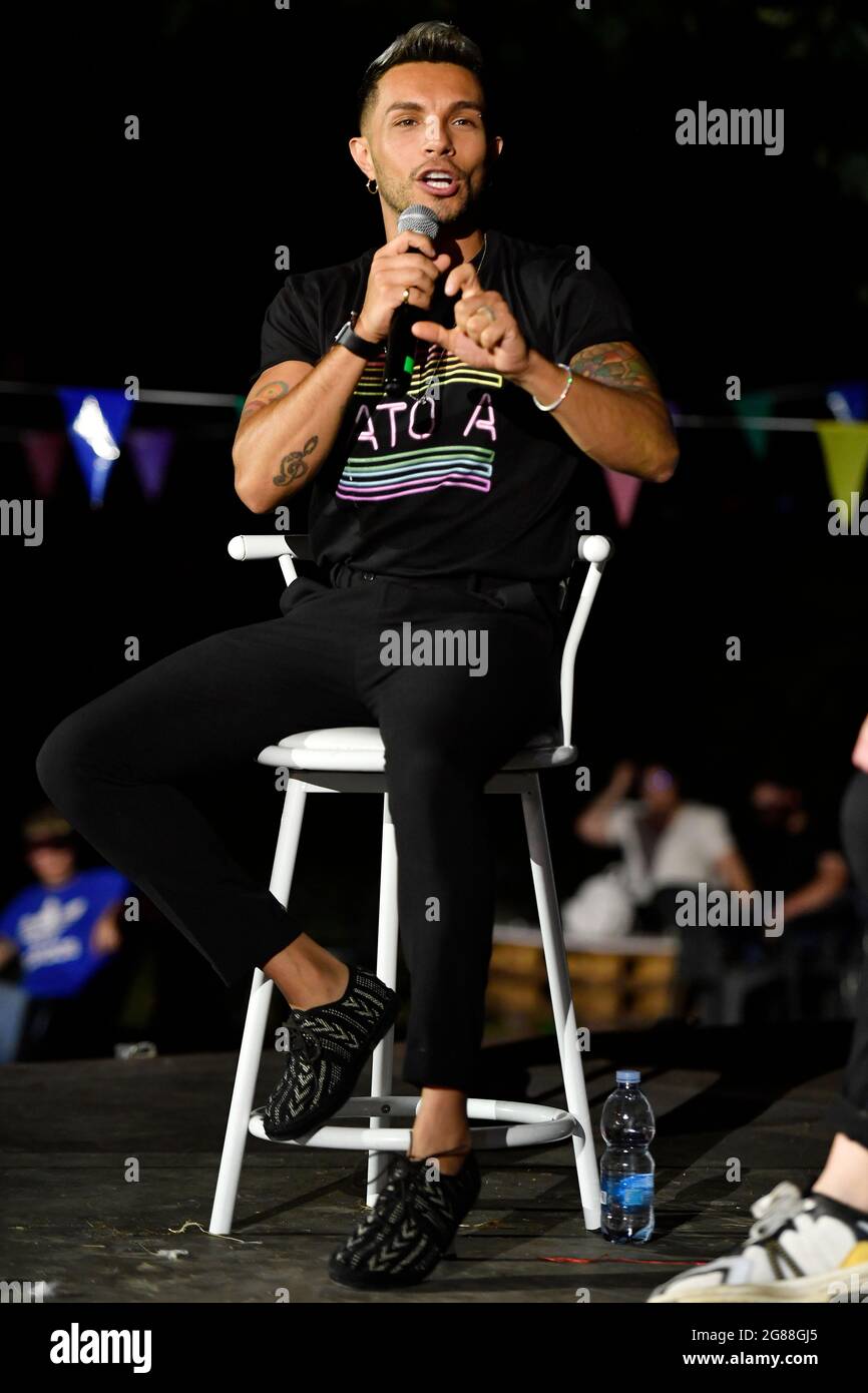 Carta movimento hi-res stock photography and images - Alamy