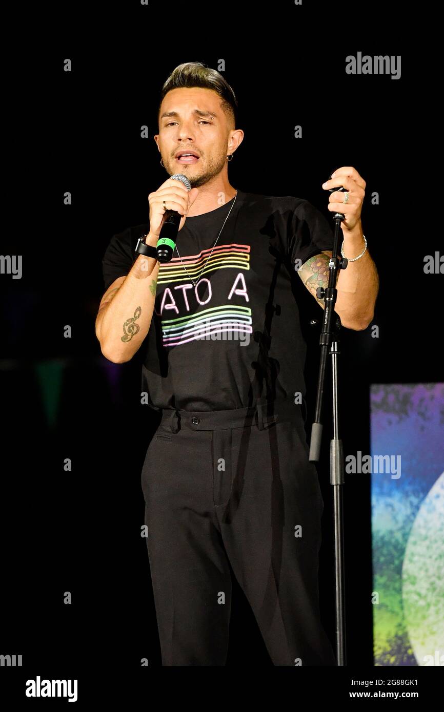 Carta movimento hi-res stock photography and images - Alamy