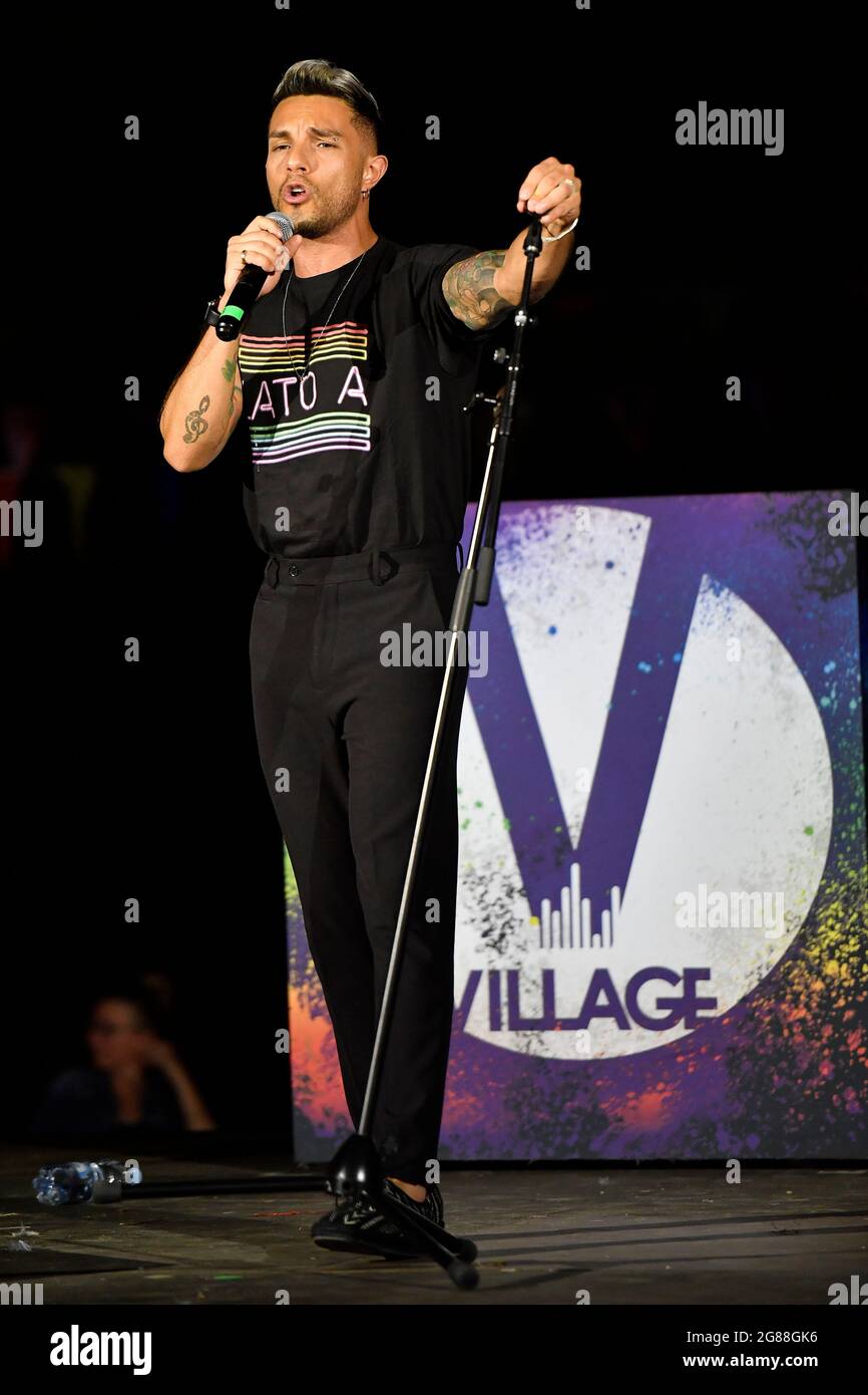 Carta movimento hi-res stock photography and images - Alamy