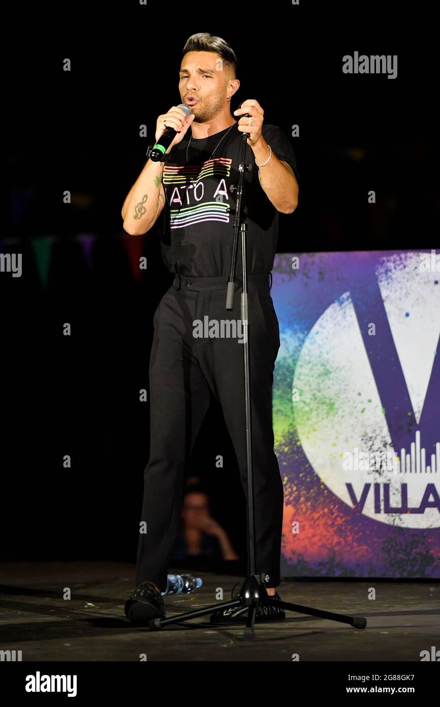 Carta movimento hi-res stock photography and images - Alamy