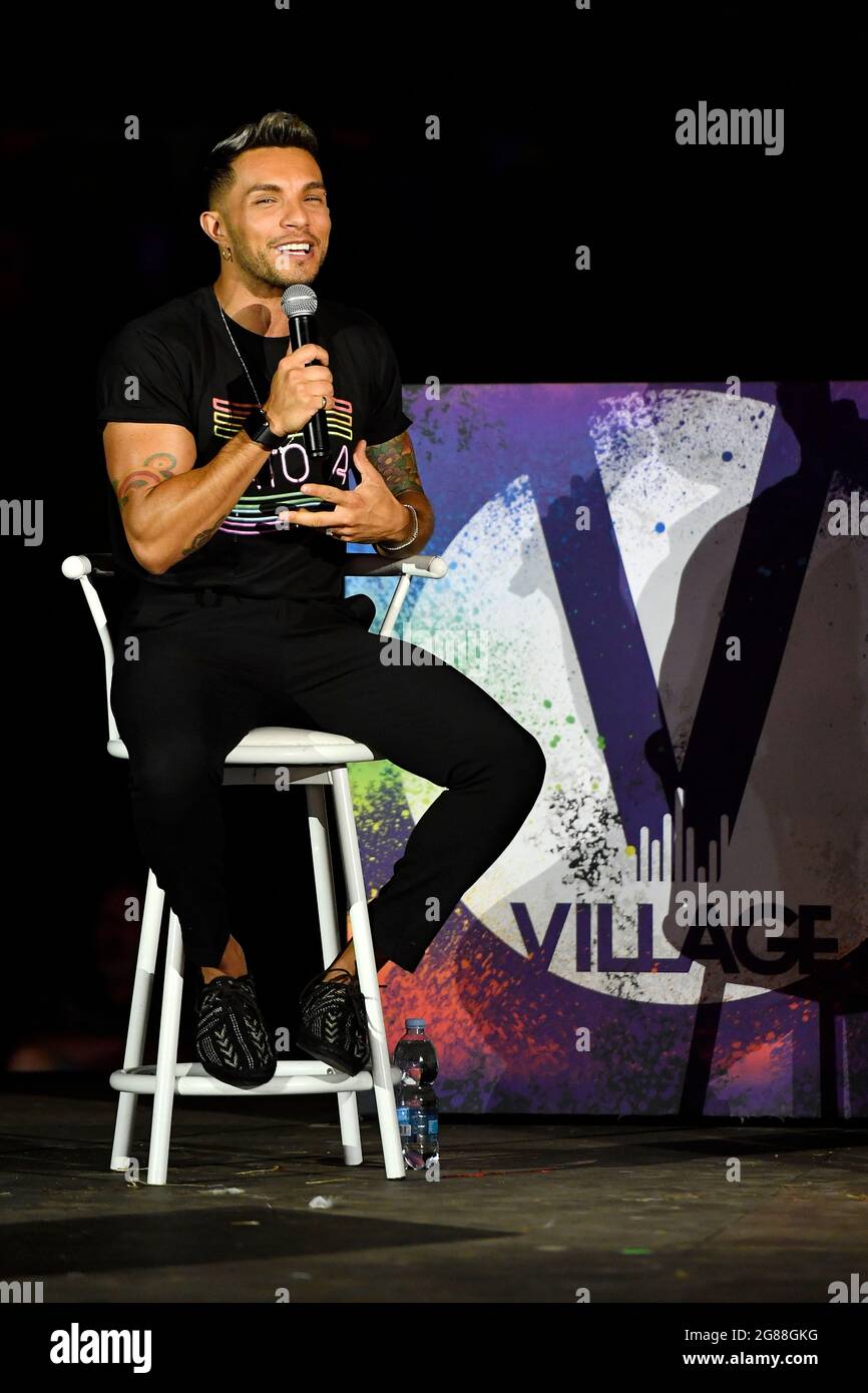 Carta movimento hi-res stock photography and images - Alamy