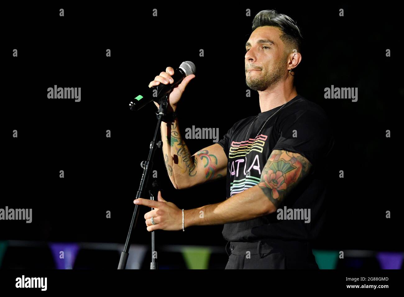 Carta movimento hi-res stock photography and images - Alamy