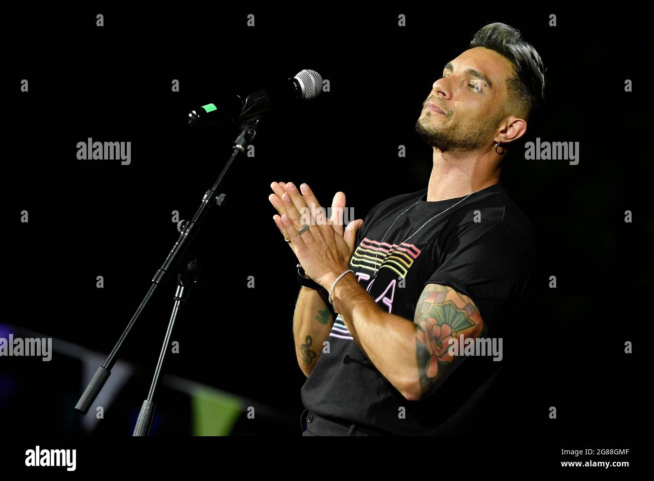 Carta movimento hi-res stock photography and images - Alamy