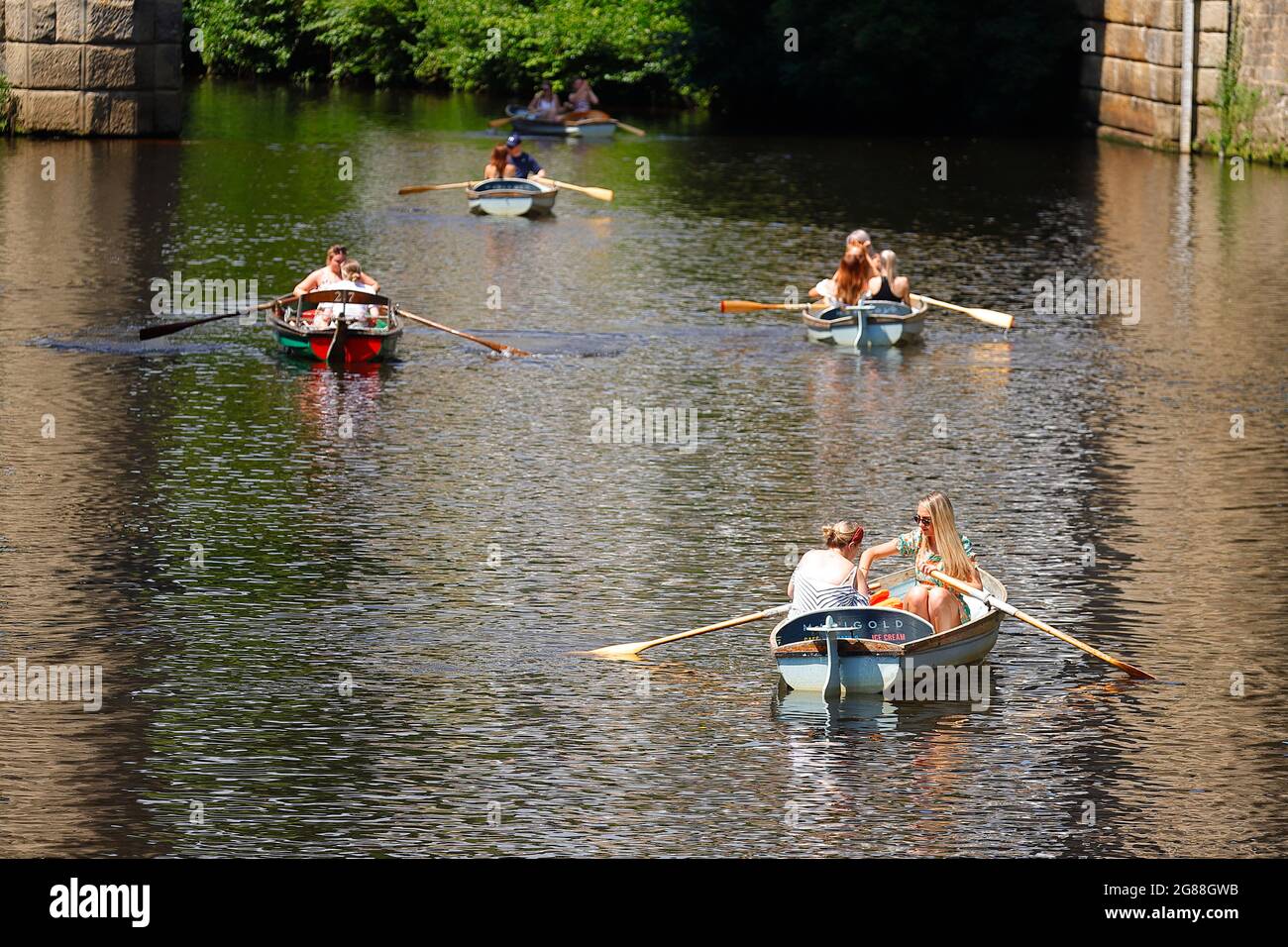 Rowing boats in Knareborough,North Yorkshire,UK Stock Photo - Alamy