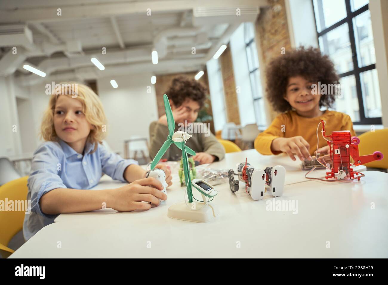 Robot construction school close hi-res stock photography and images - Alamy
