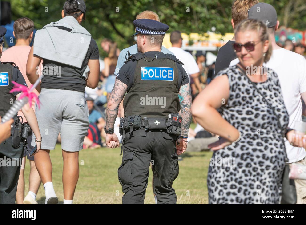 Kent police officer hi-res stock photography and images - Alamy