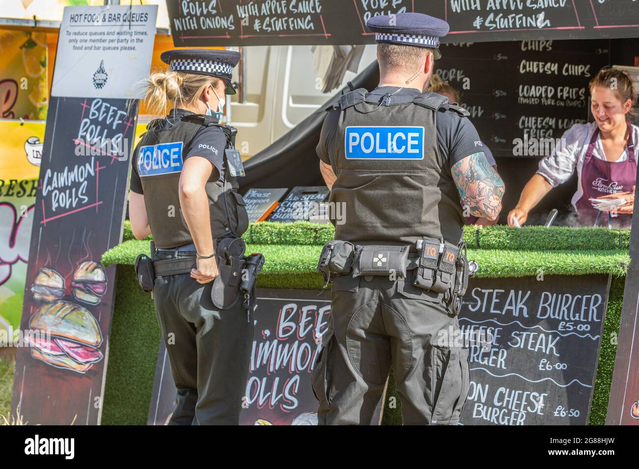 Police officers kent police hi-res stock photography and images - Alamy