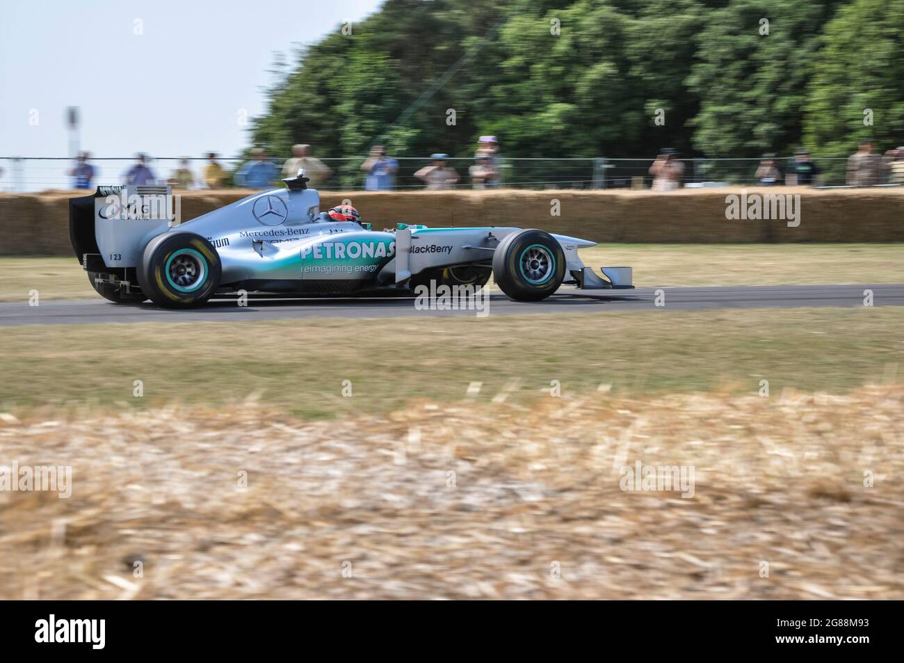 Formula 1 car side view hi-res stock photography and images - Alamy