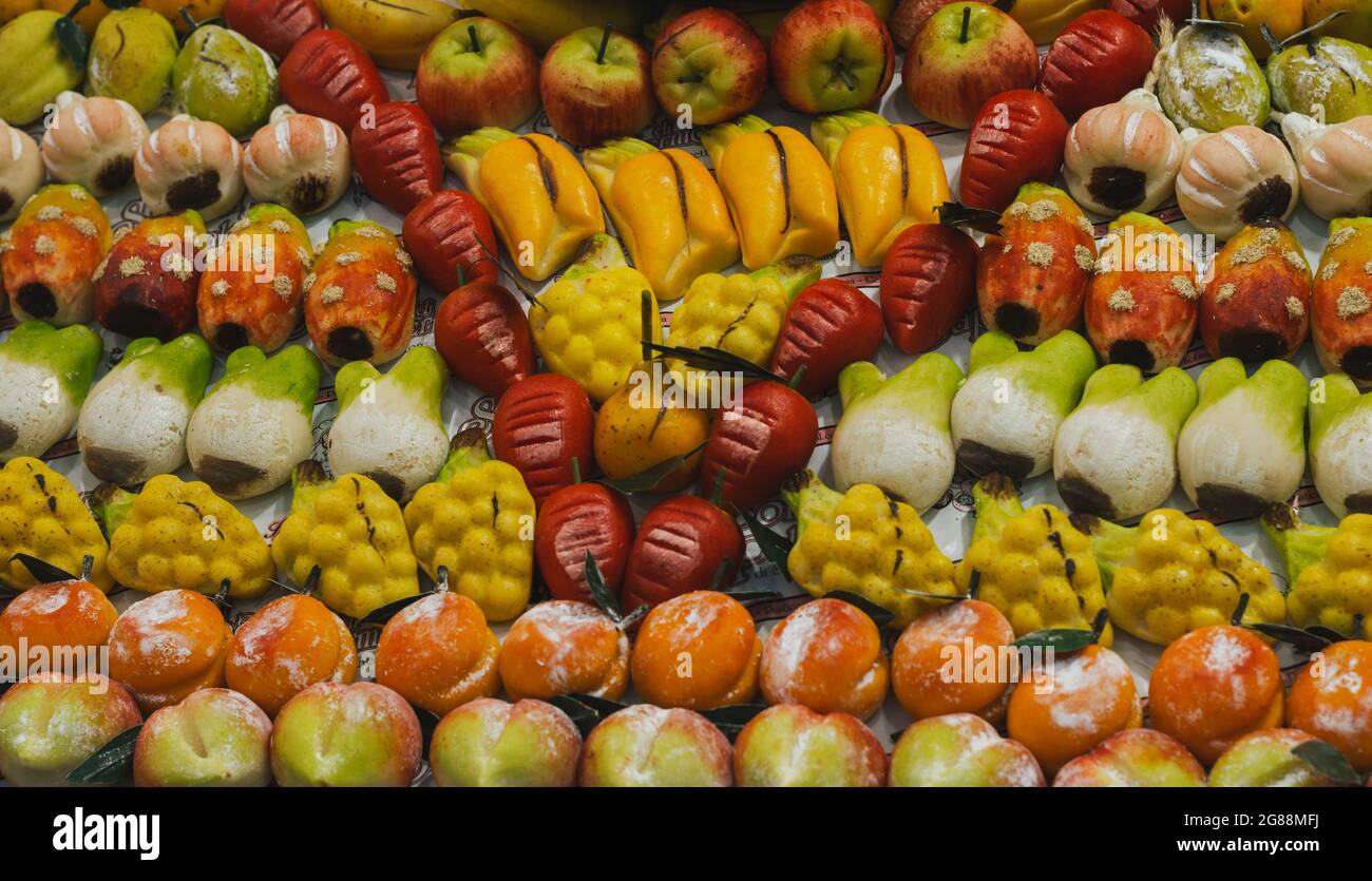 Hand shaped fruit hi-res stock photography and images - Alamy