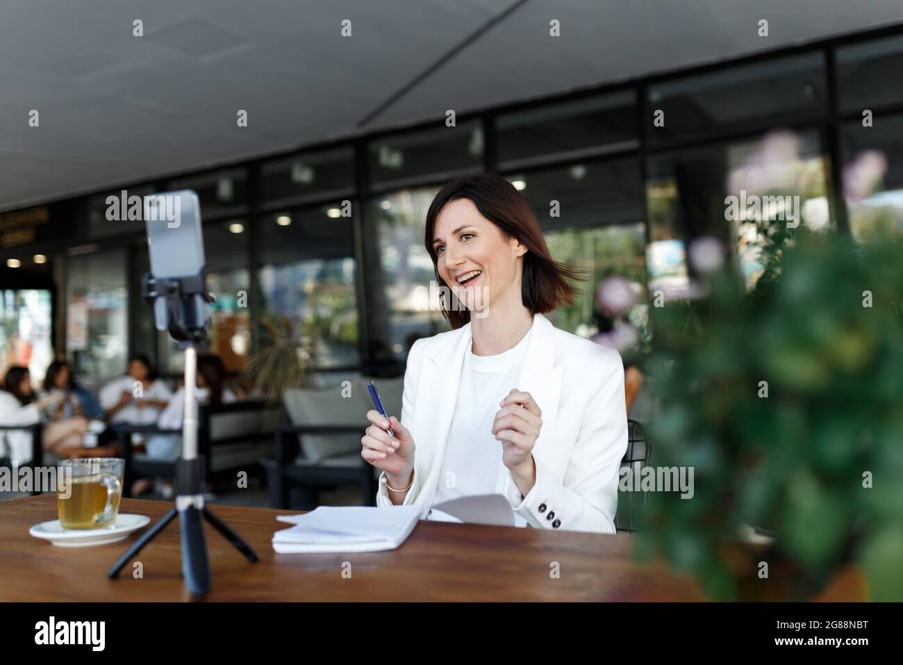 Influencer speaker hi-res stock photography and images - Alamy