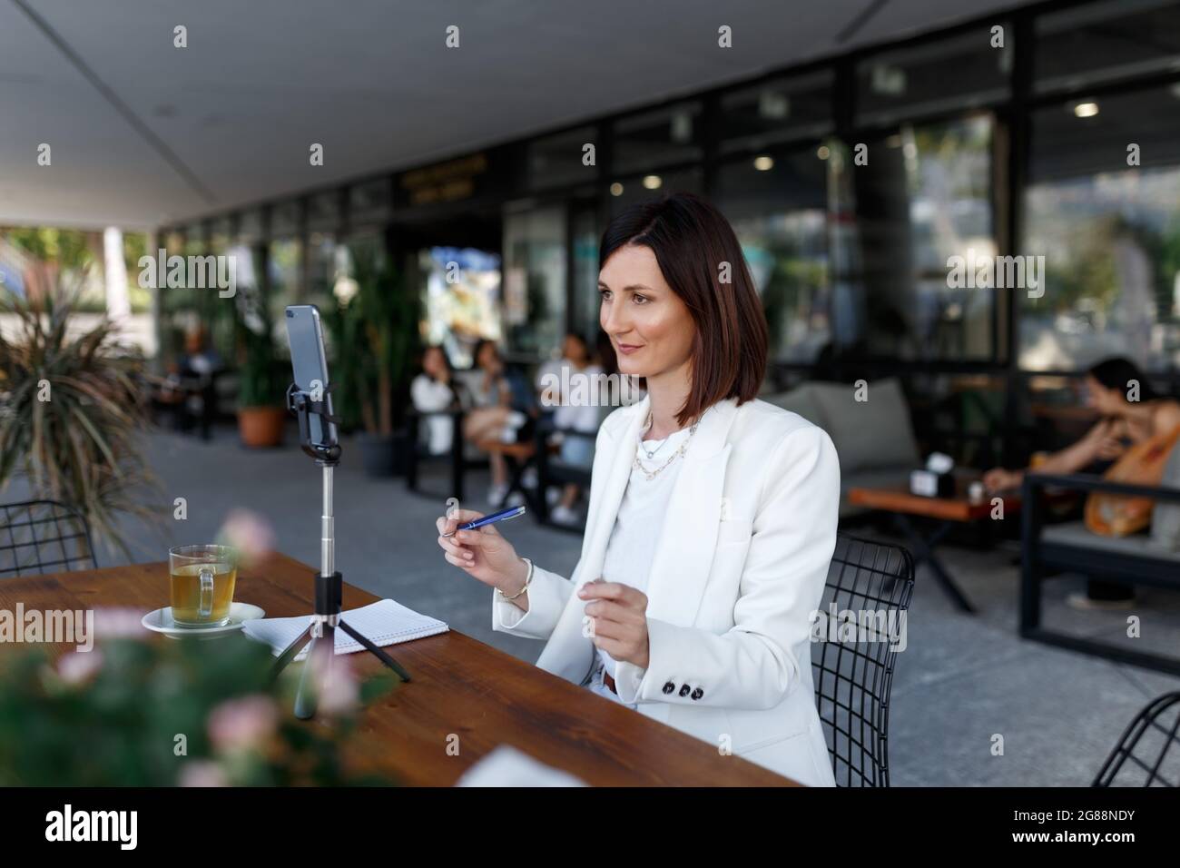 Influencer speaker hi-res stock photography and images - Alamy