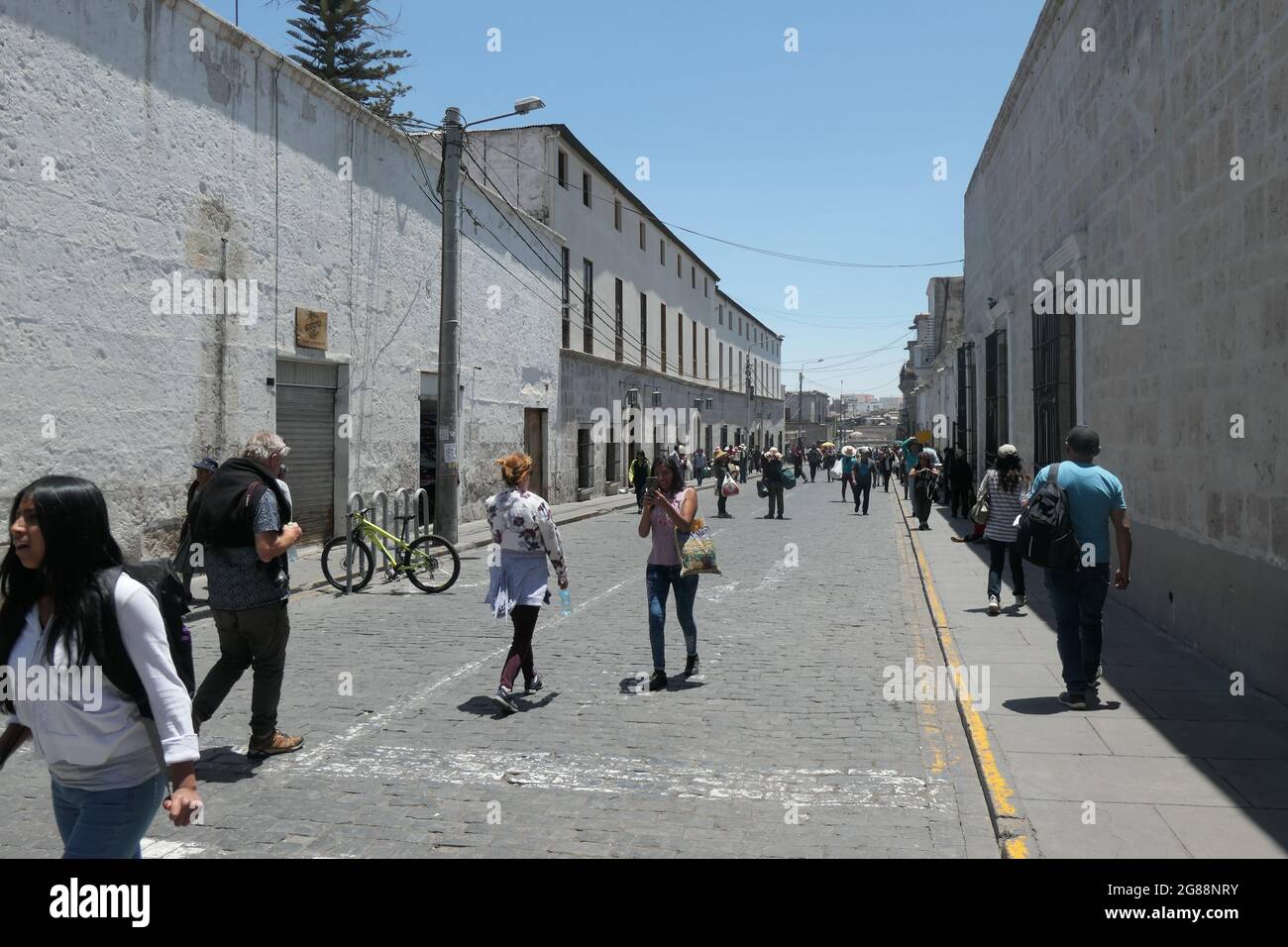 Walking in street arequipa hi-res stock photography and images - Alamy