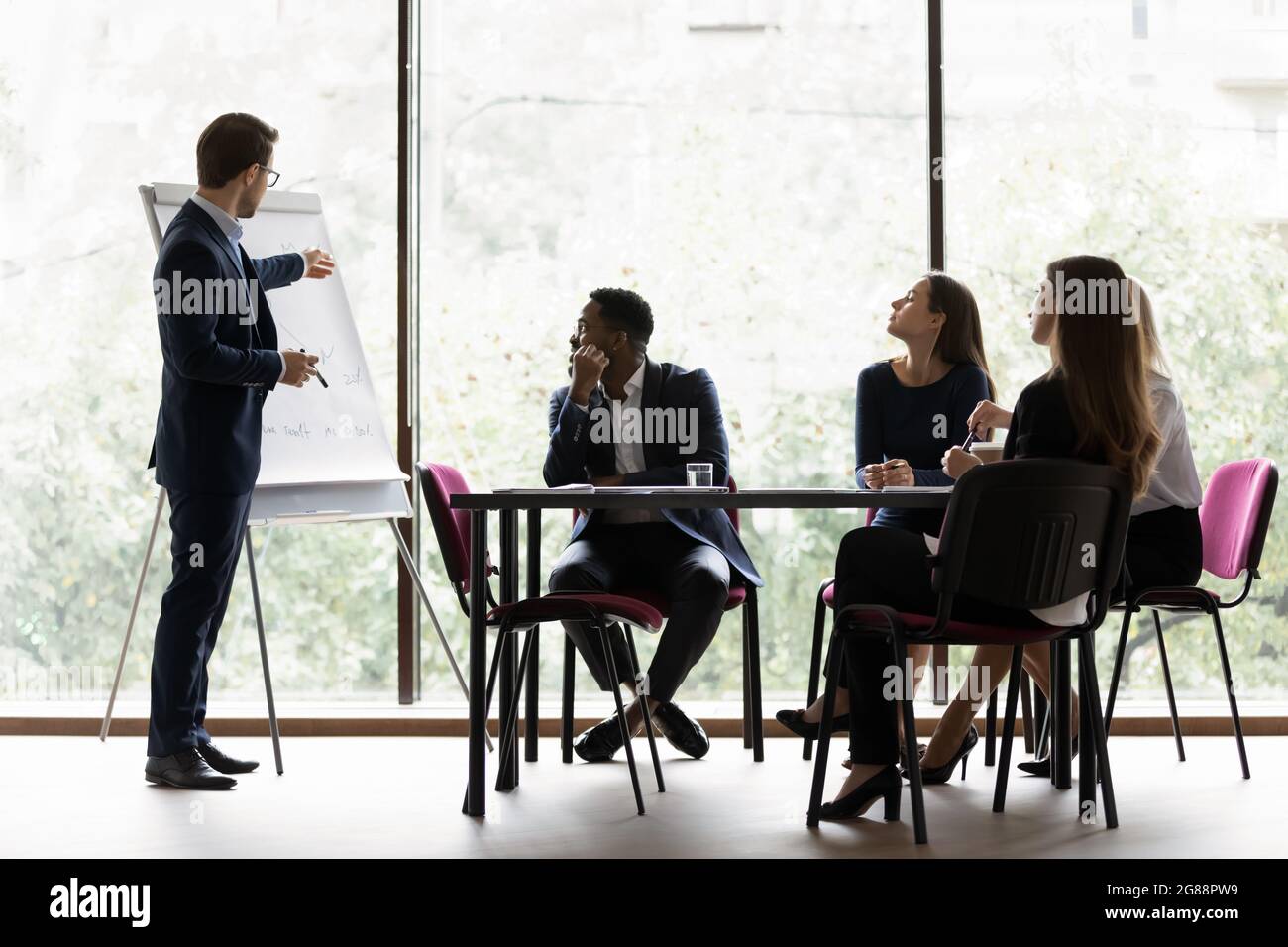Confident black female manager hi-res stock photography and images - Alamy