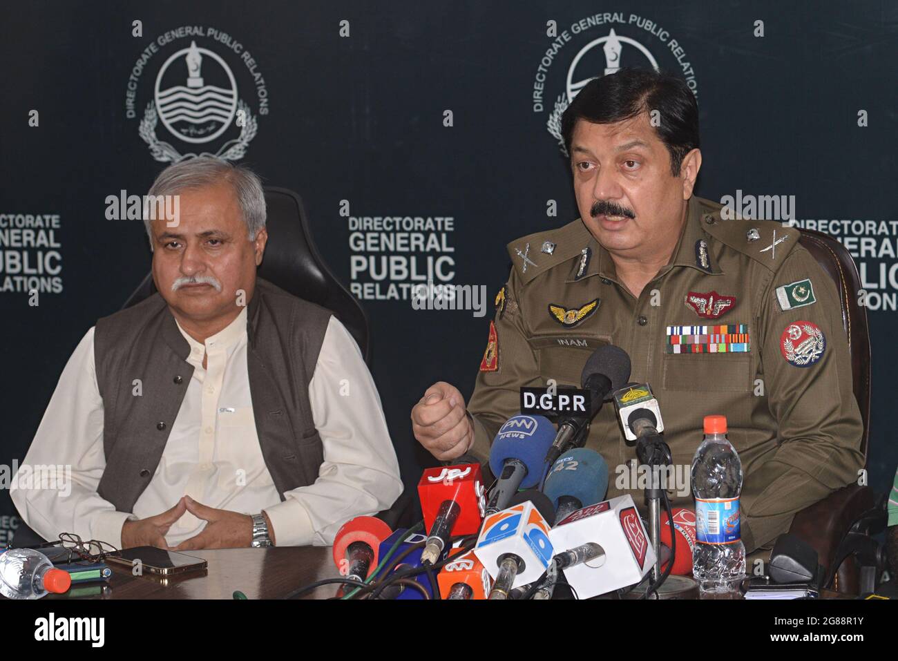 Pakistani Inspector General Police Inam Ghani addressing important ...