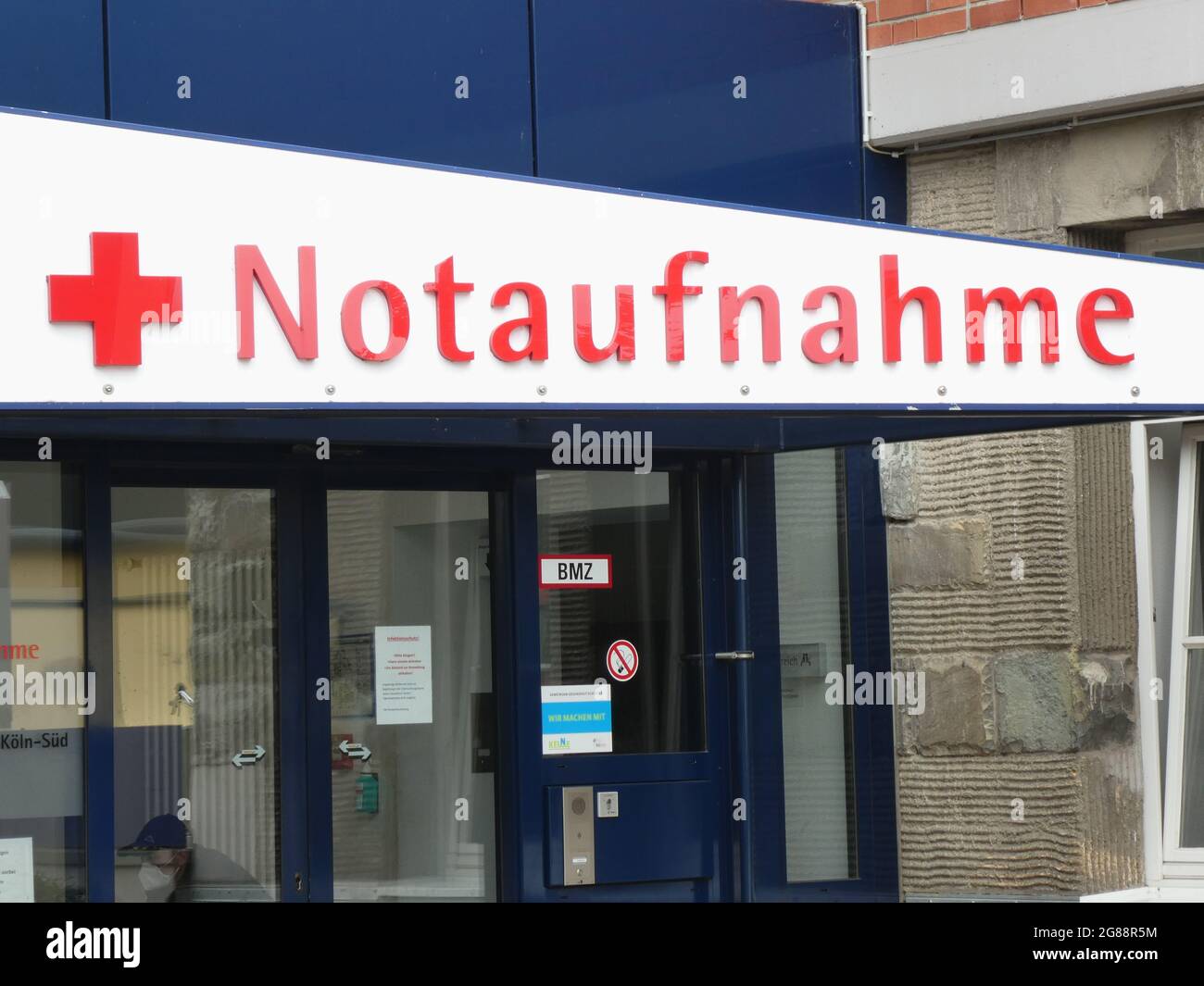 Cologne, Germany. 05th July, 2021. The sign "Emergency Room" with a red ...