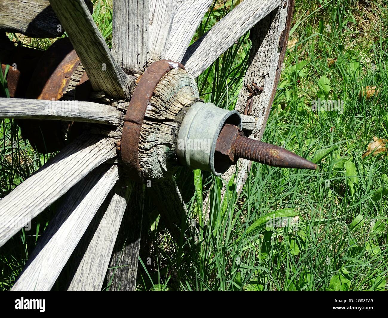 Old cart wheel in hi-res stock photography and images - Alamy