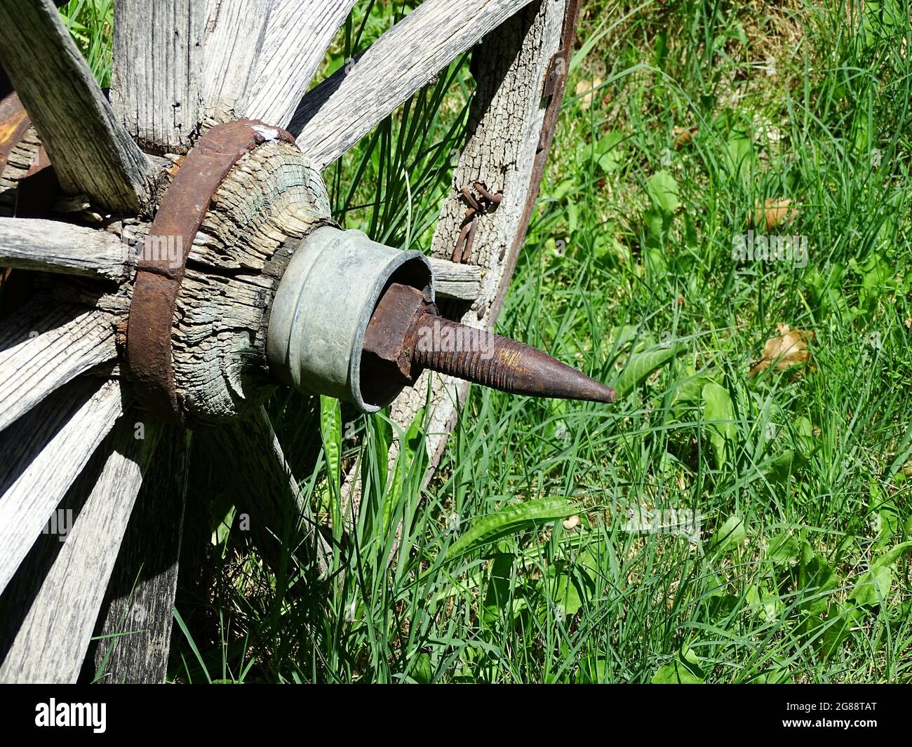 Old cart wheel in hi-res stock photography and images - Alamy