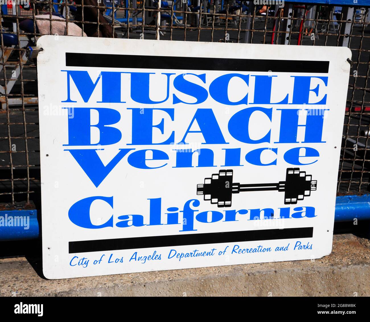 Muscle buildings hi-res stock photography and images - Alamy