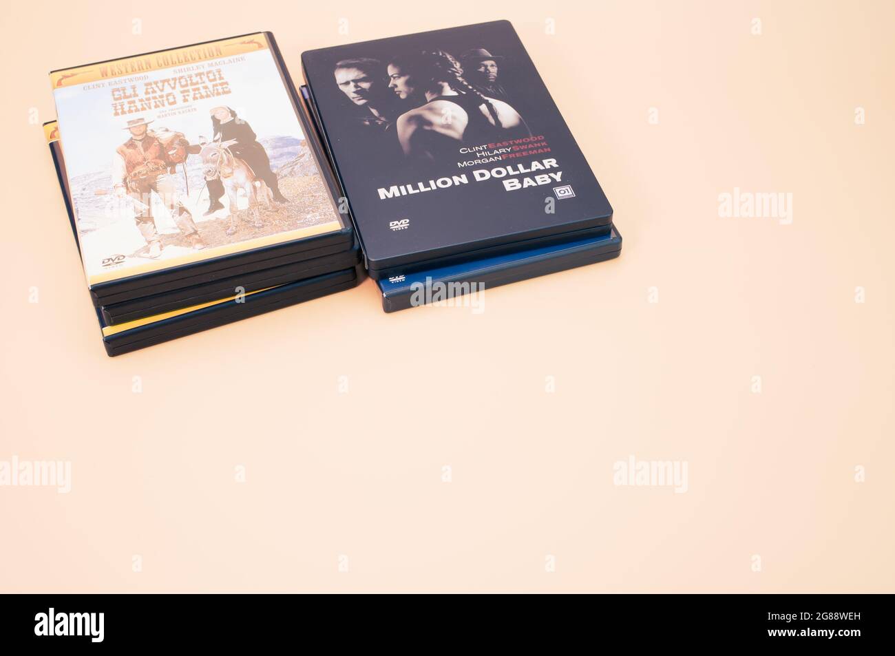 piled up films and documentaries in dvd and blue-ray format Stock Photo ...