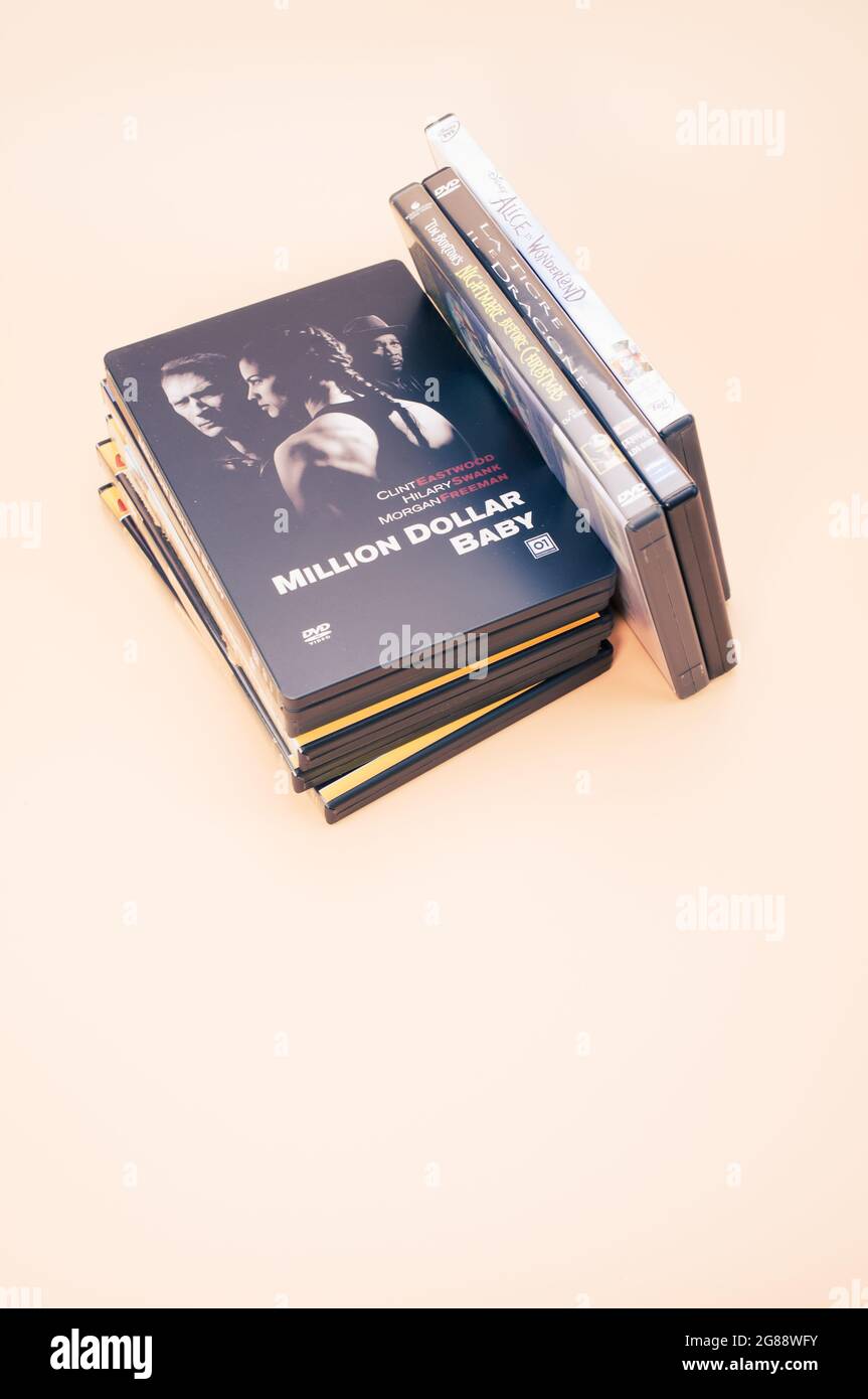 Blue ray movies hi-res stock photography and images - Alamy