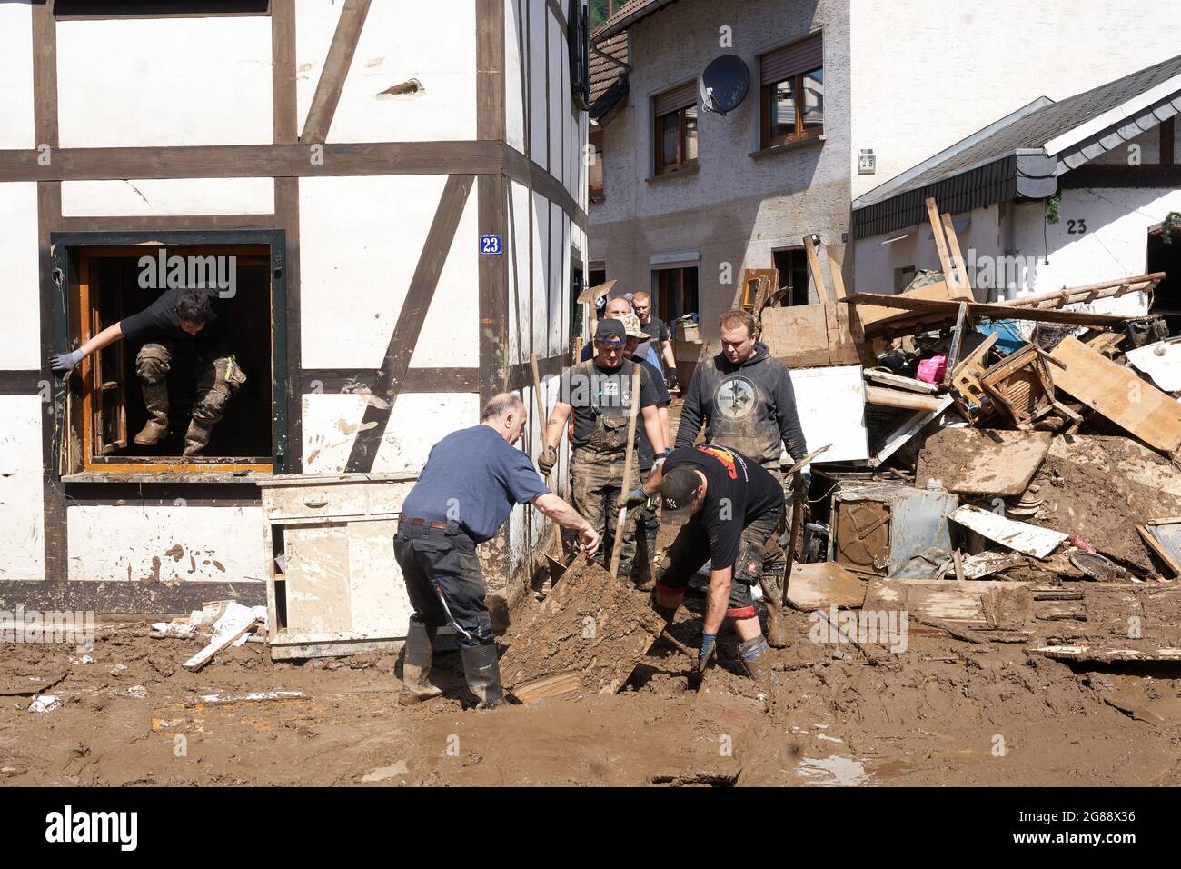 Schuld, Germany. 18th July, 2021. In the small village of Schuld in the ...