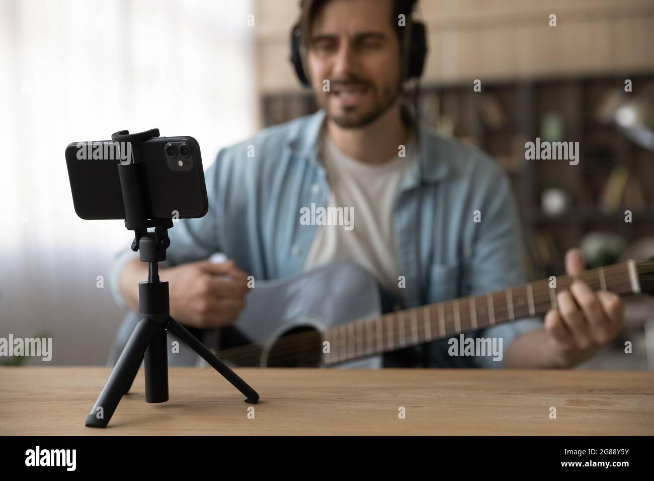 Web camera lesson hi-res stock photography and images - Alamy