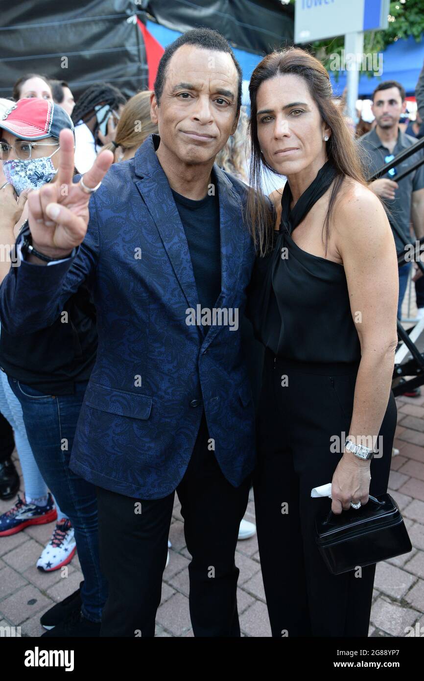 Jon Secada And Family