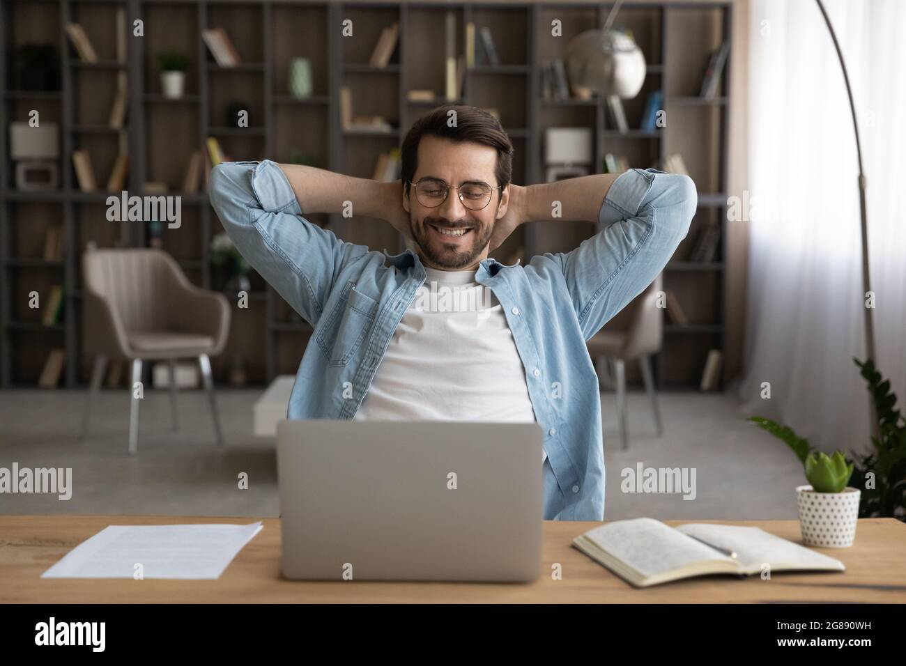 Workday company hi-res stock photography and images - Alamy
