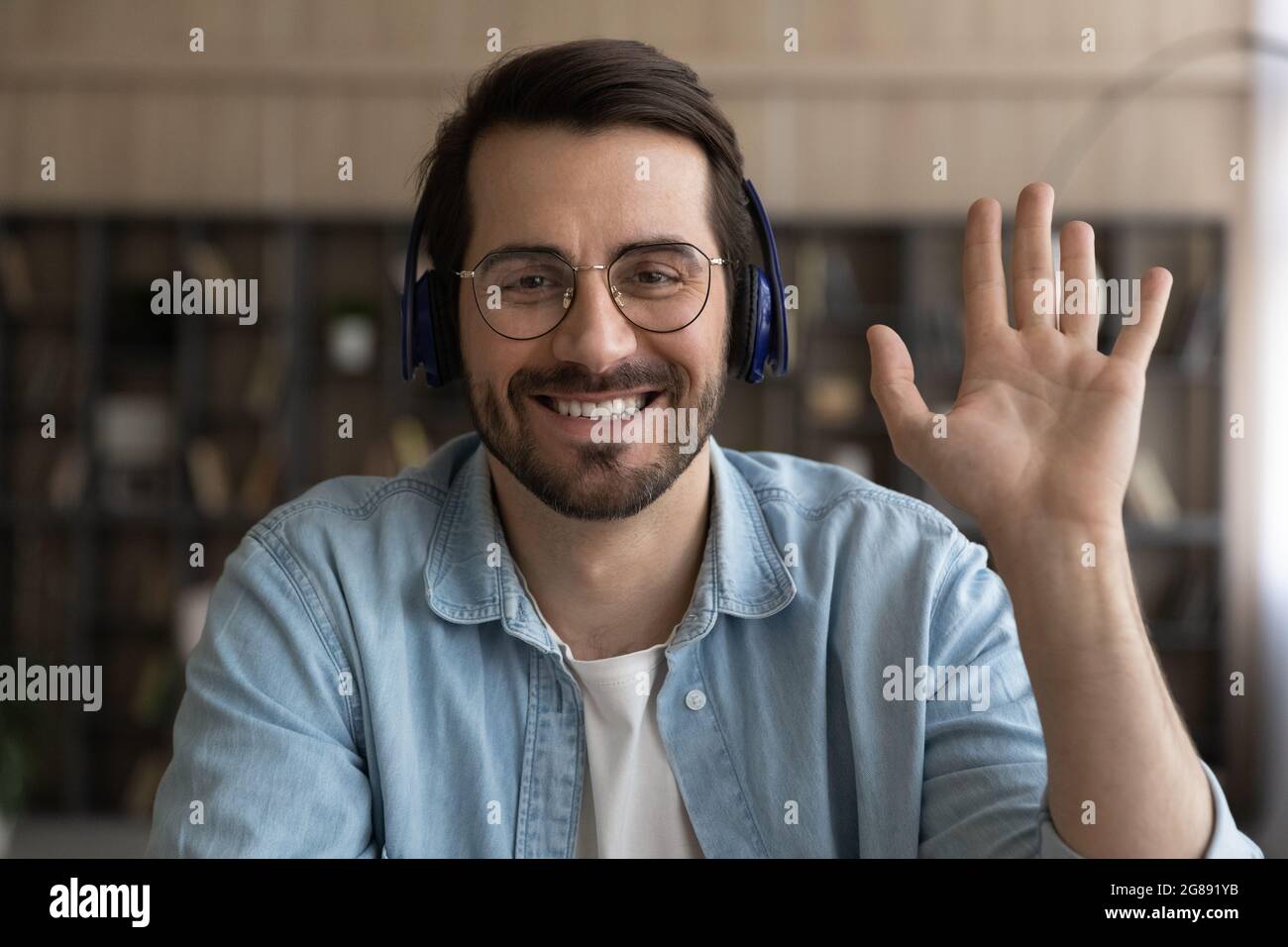 Applicant interview video call hi-res stock photography and images - Alamy
