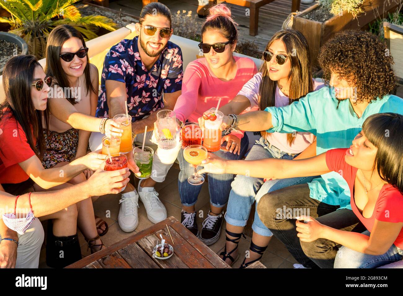 Girls drinking cocktails in bar hi-res stock photography and images - Alamy