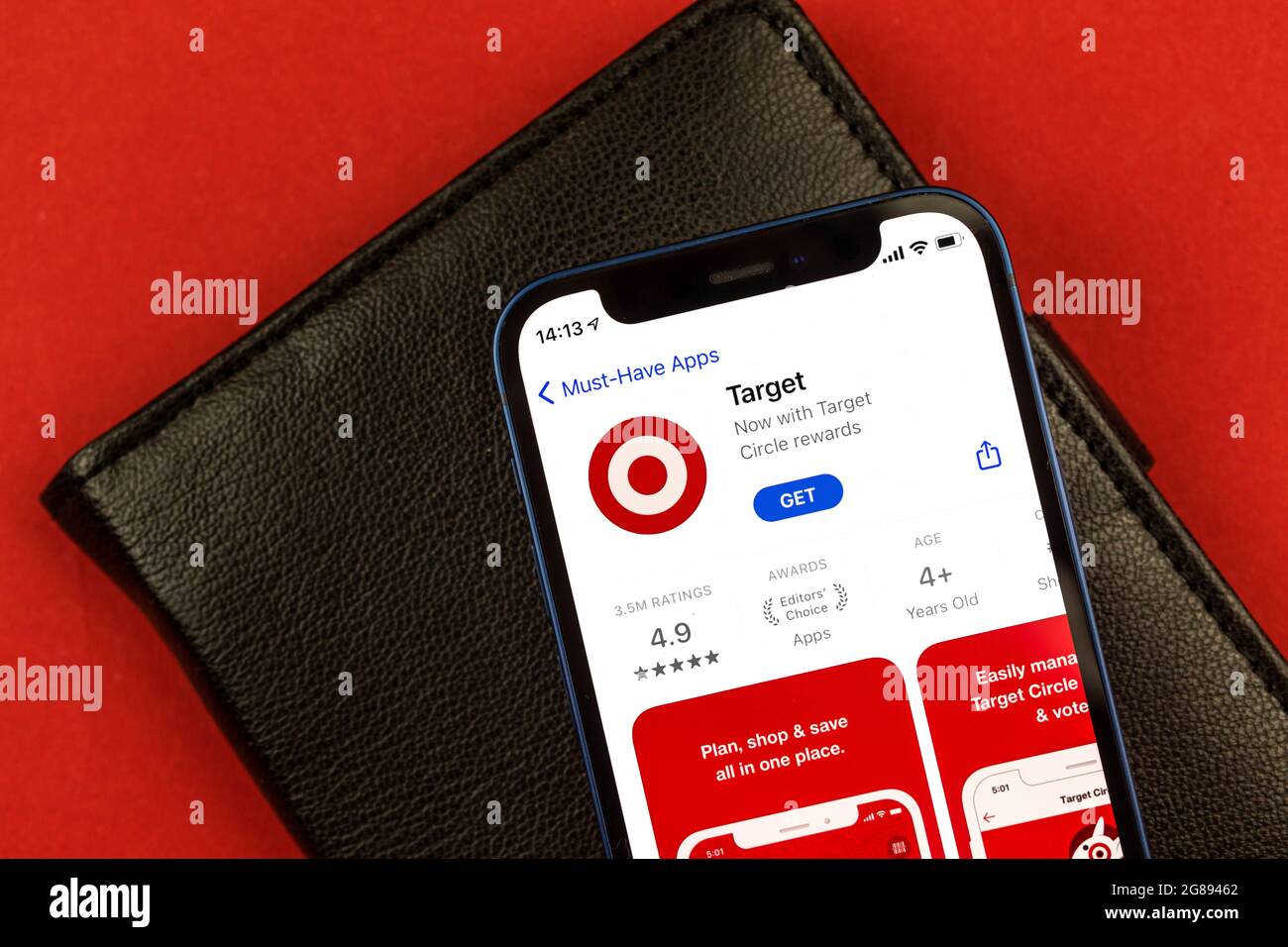 Target app hi-res stock photography and images - Alamy