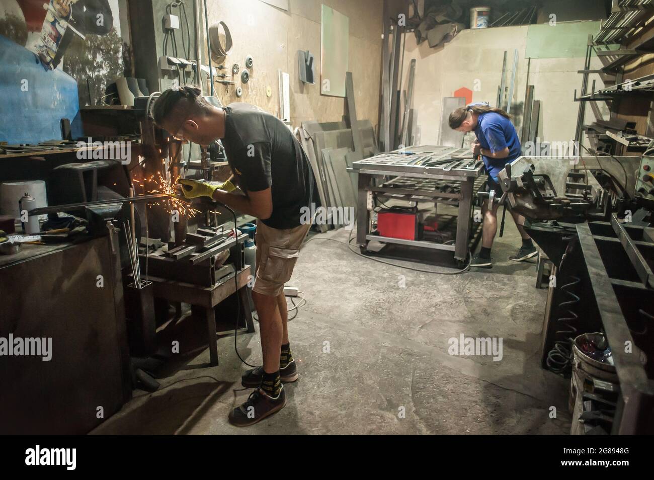 Man working circular disk machine hi-res stock photography and images ...