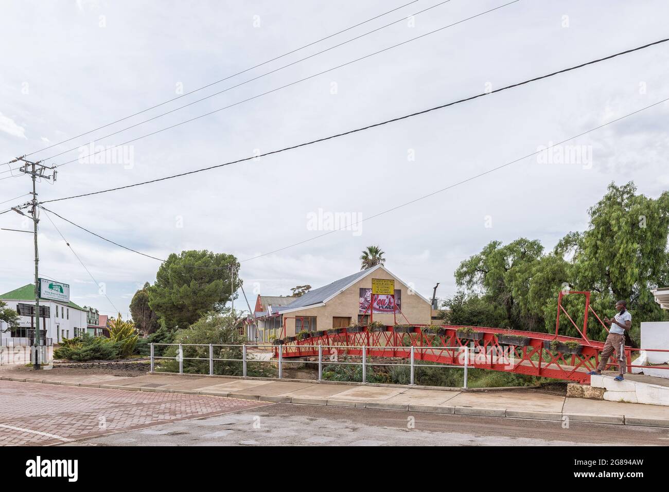 WILLOWMORE, SOUTH AFRICA - APRIL 21, 2021: A street scene, with a ...