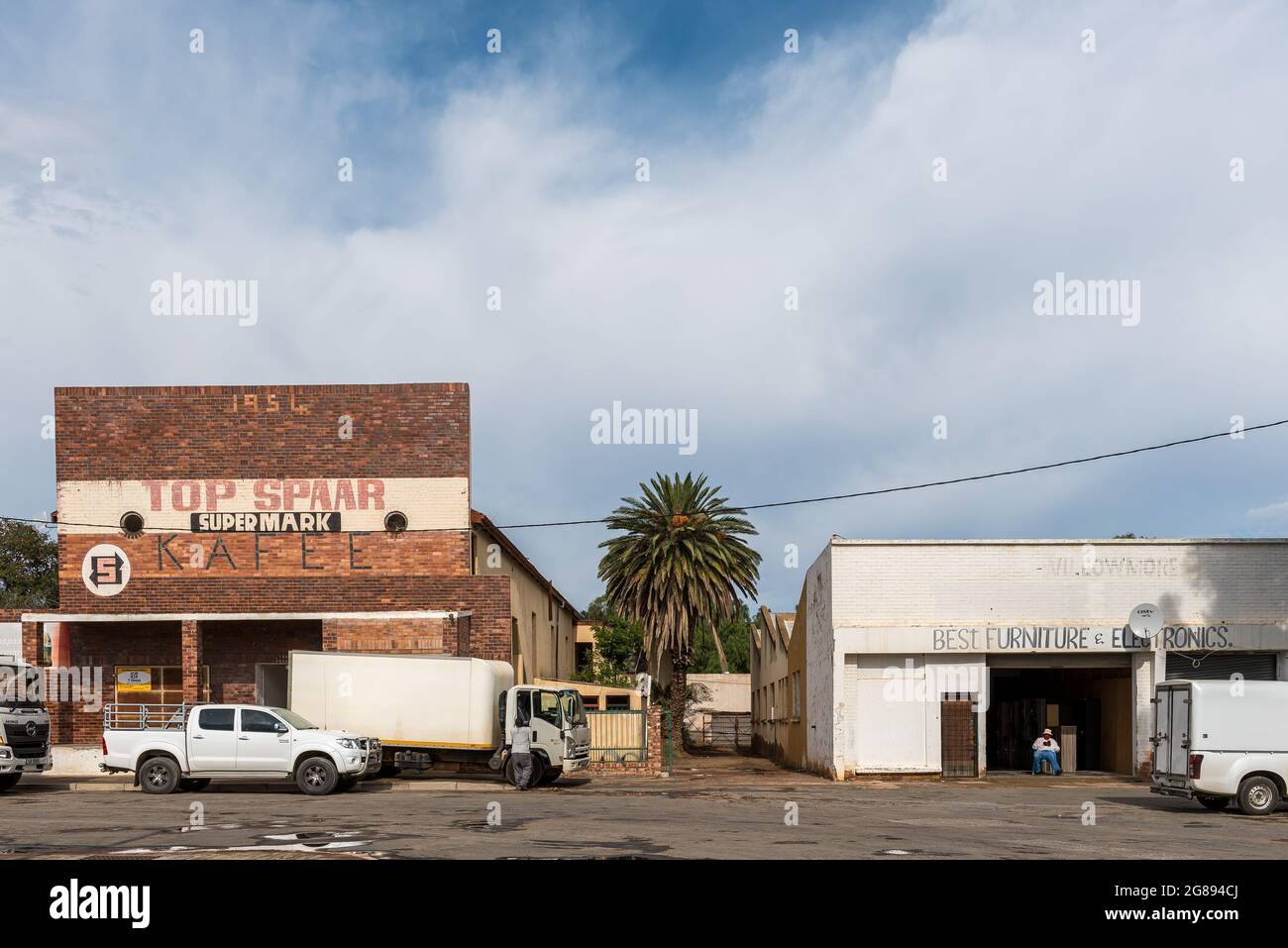WILLOWMORE, SOUTH AFRICA - APRIL 21, 2021: A street scene, with ...