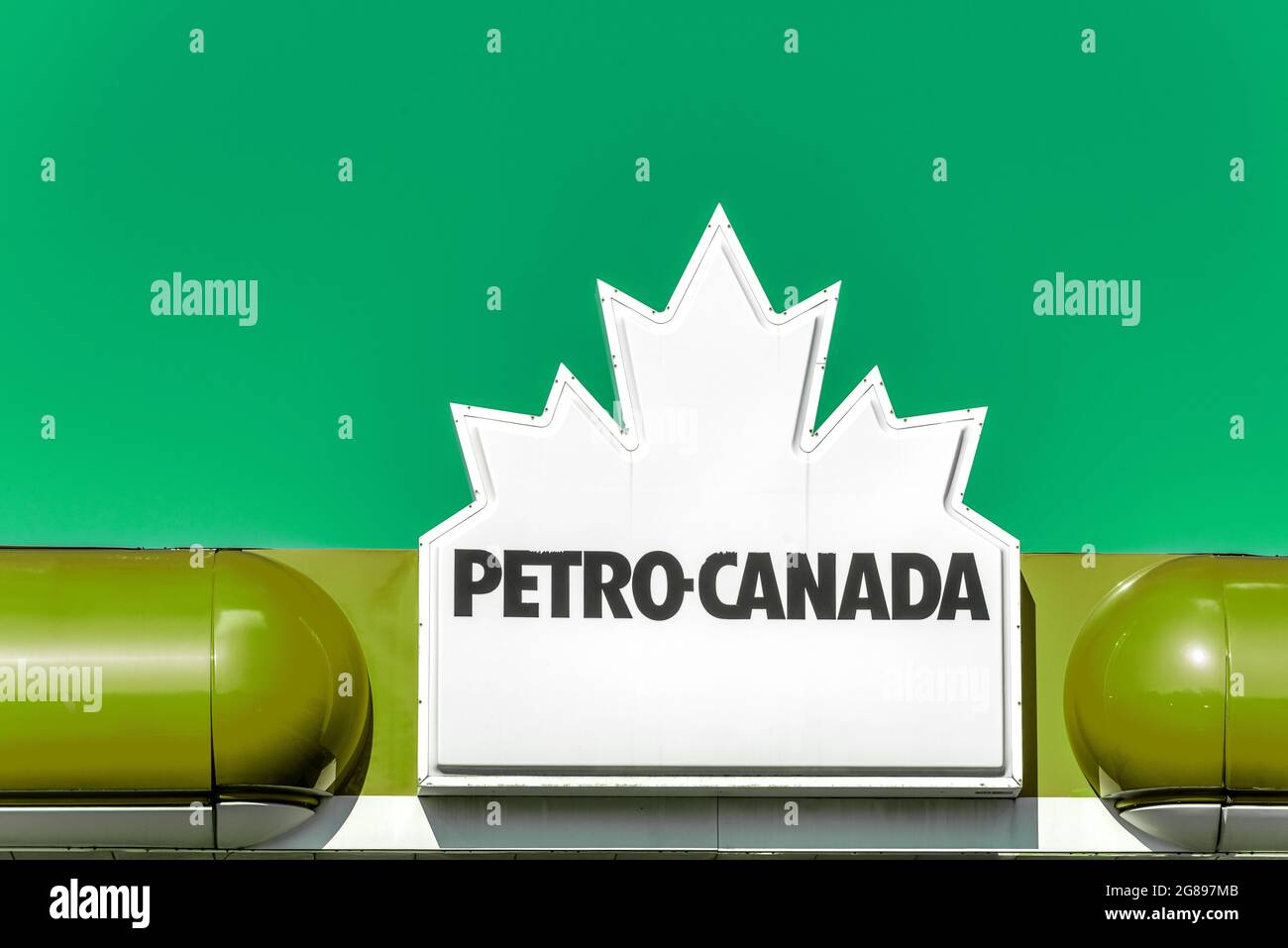 Petro canada hi-res stock photography and images - Alamy