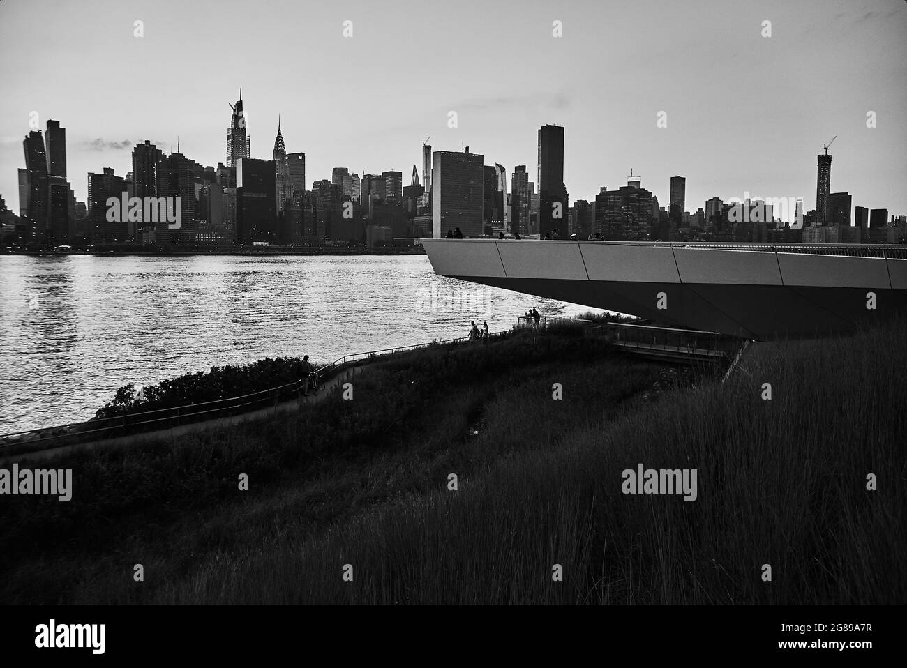 cantilevered viewing platform on Hunters Point South park along the ...