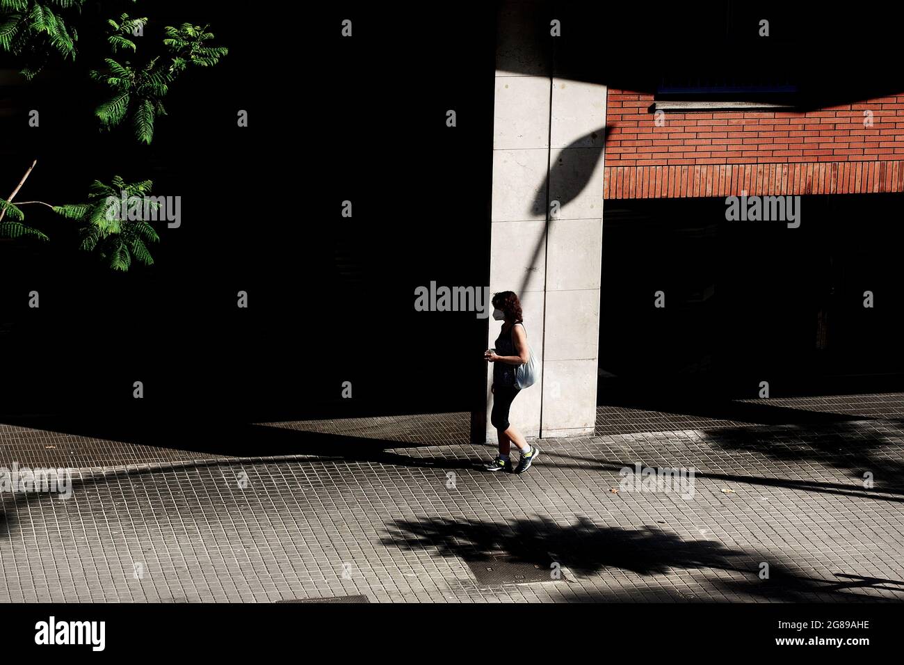 Woman fear shadow hi-res stock photography and images - Alamy