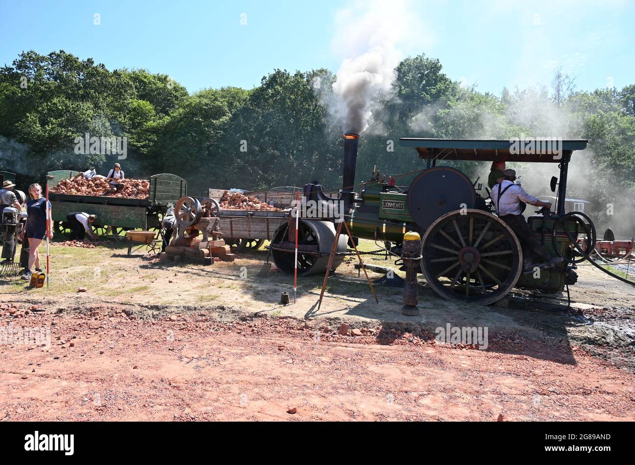 Steam traction engine smoke stack hi-res stock photography and images ...