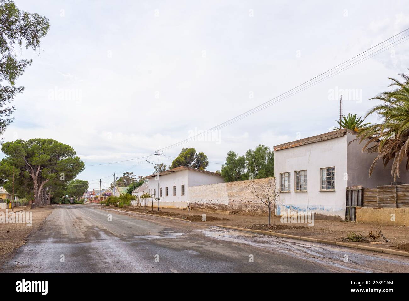 WILLOWMORE, SOUTH AFRICA - APRIL 21, 2021: A street scene, with old ...