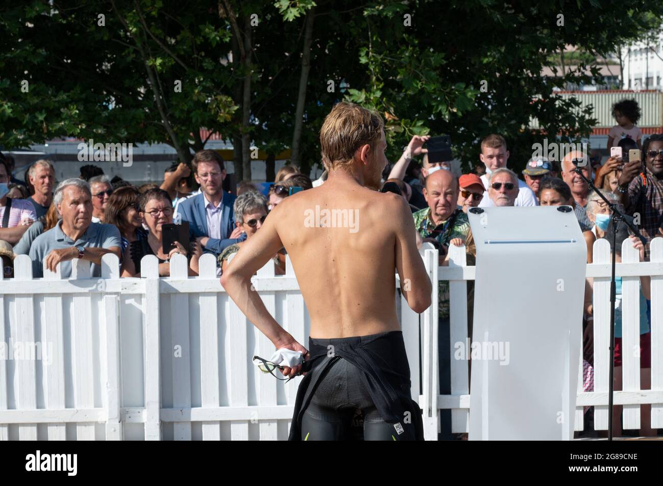 FRANCE TABLOIDS OUT - After 650 km swimming, Arthur Germain arrives in ...