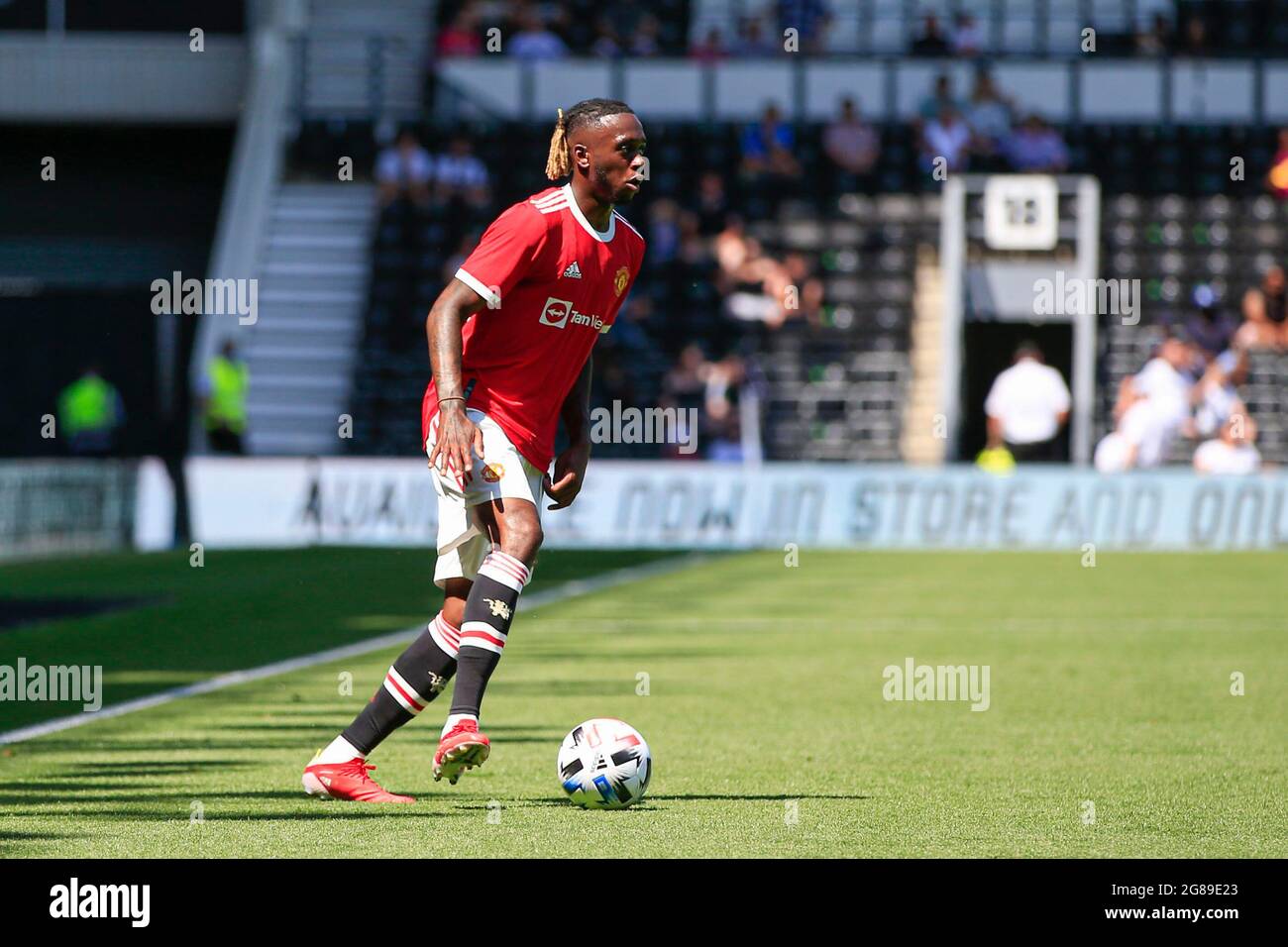 Aaron Wan Bissaka #29 of Manchester United controls the ball Stock ...