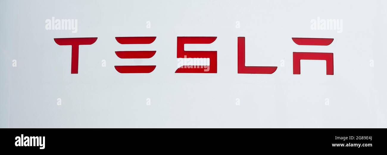 Tesla europe hi-res stock photography and images - Alamy