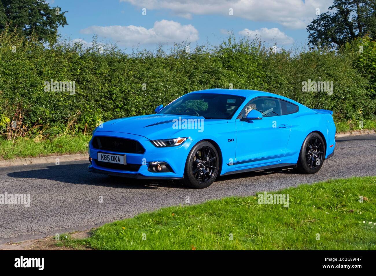 Side view of ford mustang hi-res stock photography and images - Alamy