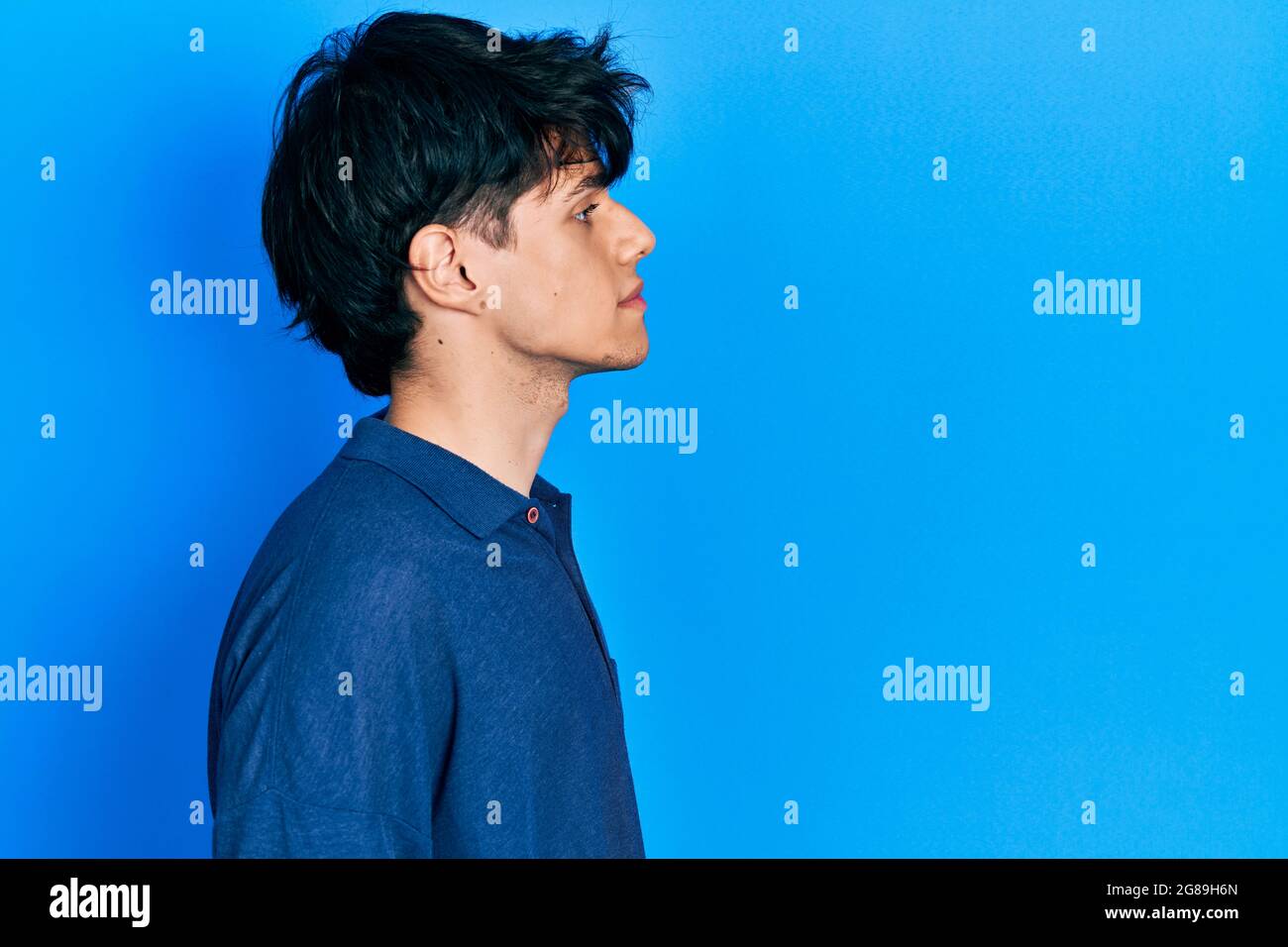 Stranding pose hi-res stock photography and images - Alamy