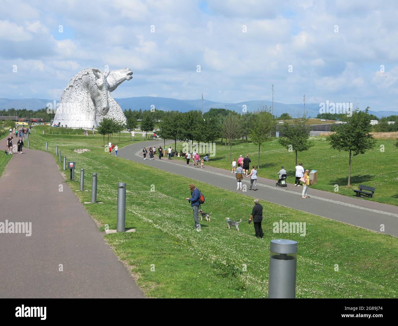 The Kelpies are 30m tall steel sculptures of a pair of horses' heads ...